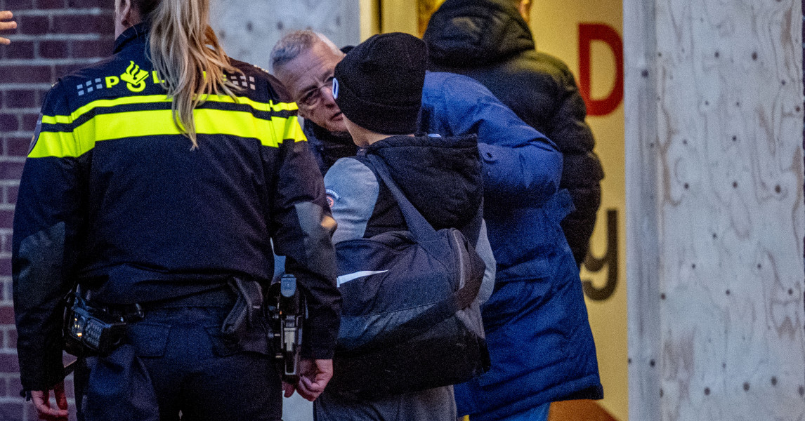 Leerlingen zagen schutter Rotterdam rennen: ‘Het was tak-tak, daarna ...