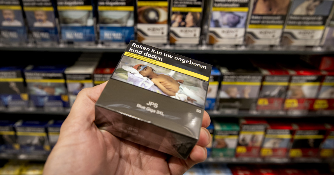 Pakje sigaretten gaat vanaf zaterdag zo’n 9 euro kosten | WNL