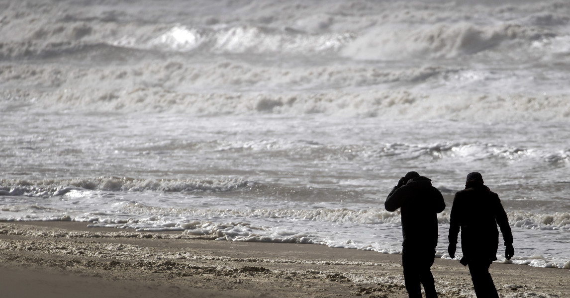 Rijkswaterstaat: verhoogd water langs kust, IJsselmeer, rivieren | WNL