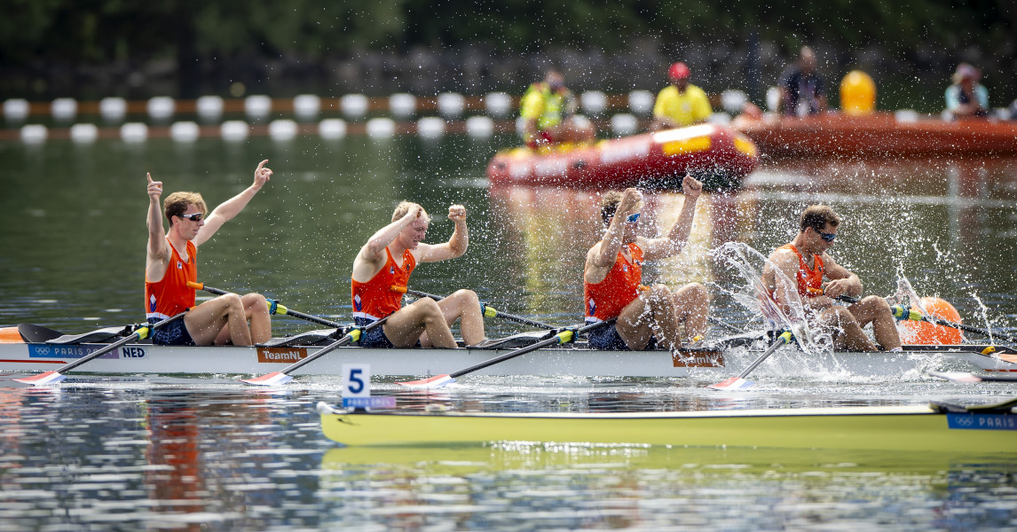 Eerste medailles voor TeamNL: mannen dubbelvier roeien naar goud ...