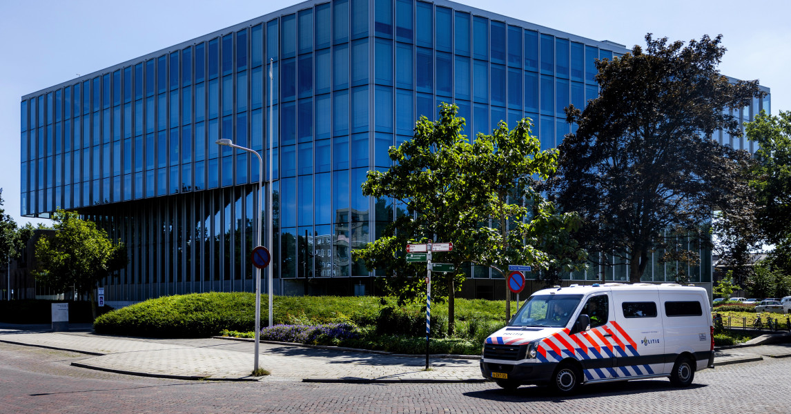 Zoon van Ridouan Taghi blijft 90 dagen langer in de cel | WNL