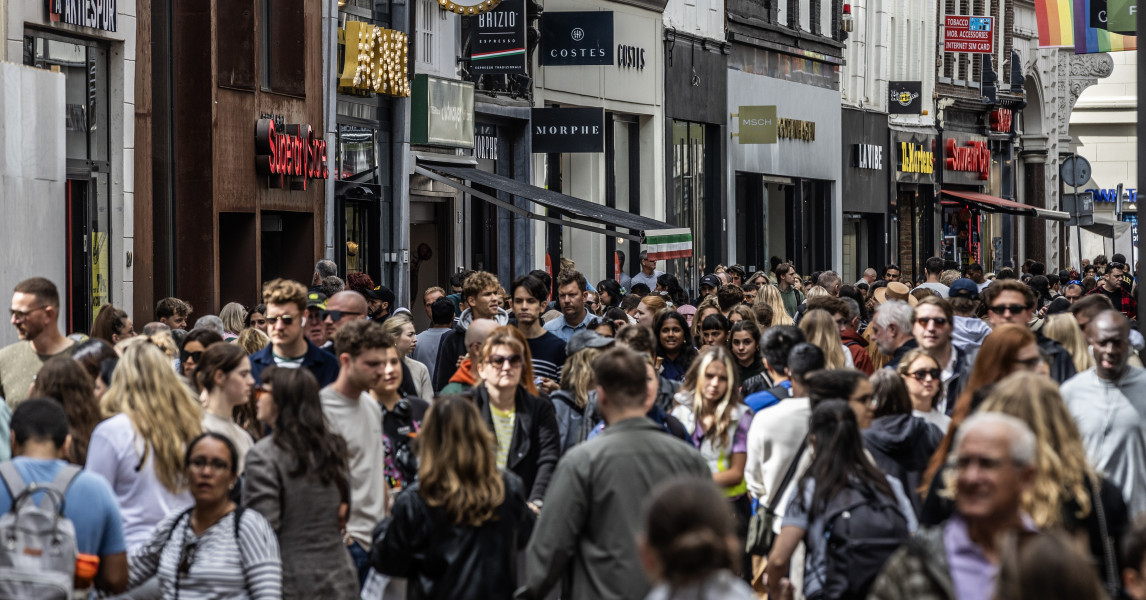 Nederland telt 18 miljoen inwoners | WNL