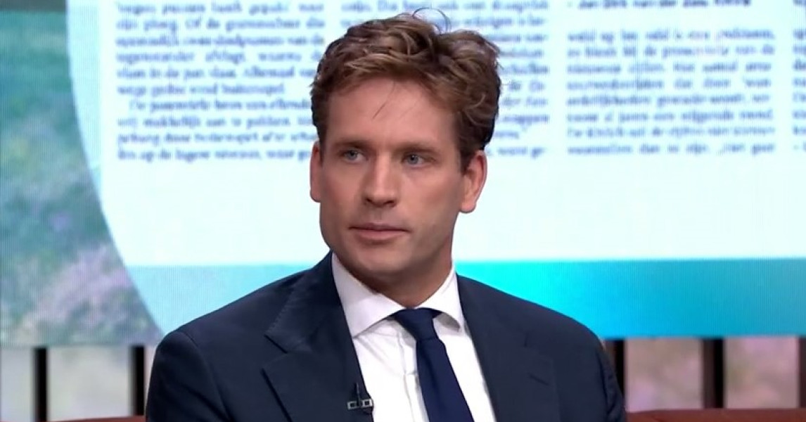 Karremans (Sport) kritisch op mogelijke plannen KNVB: ‘Schaf geen ...