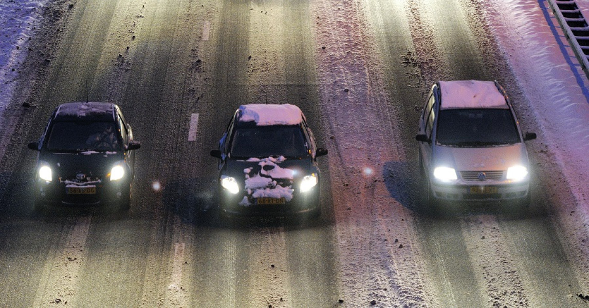 Maandag nog meer sneeuw verwacht, mogelijk code rood | WNL