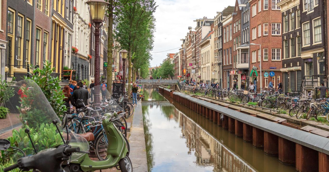 Gemeente Amsterdam kan 200 miljoen euro aan facturen niet betalen | WNL Gemeente Amsterdam kan 200 miljoen euro aan facturen niet betalen | WNL