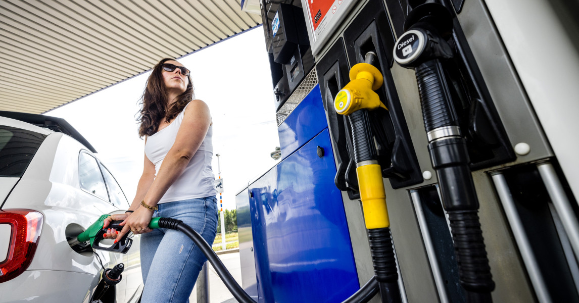 Benzine meer dan 1 cent duurder door spanningen Midden-Oosten | WNL