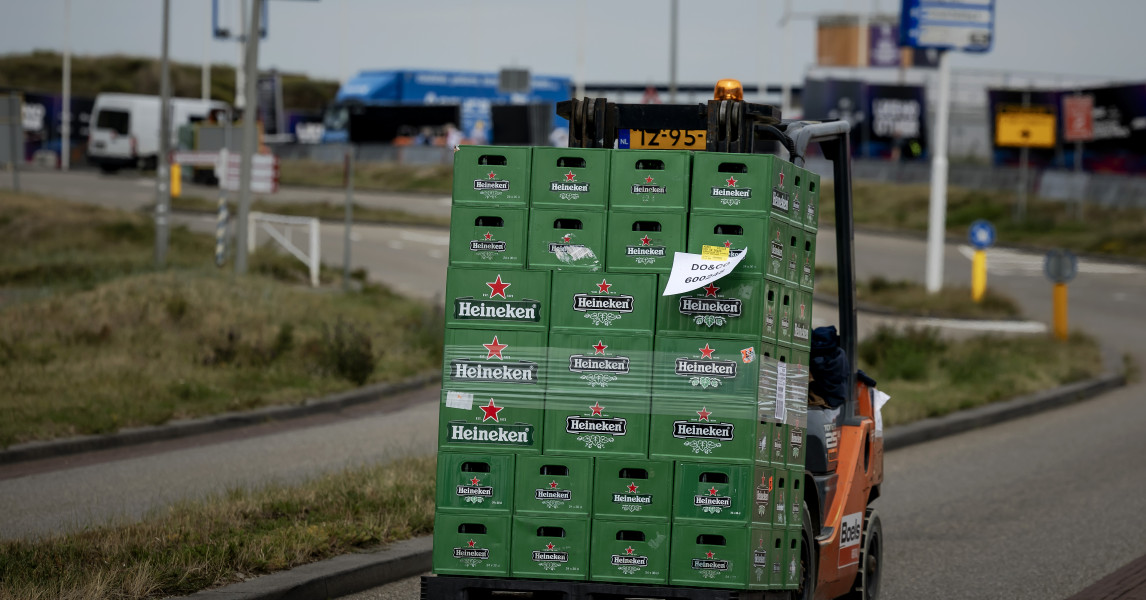Bierbrouwer Heineken reorganiseert hoofdkantoor, raakt 400 banen | WNL