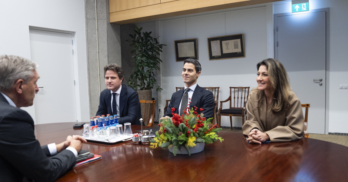 VVD schuift aan bij D66 en CDA in kabinetsformatie, komt JA21 weer in ...