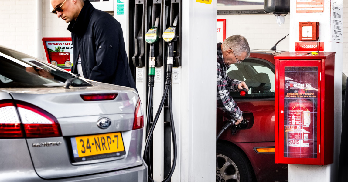 Benzineprijs stijgt tot boven de 2,50 euro per liter | WNL