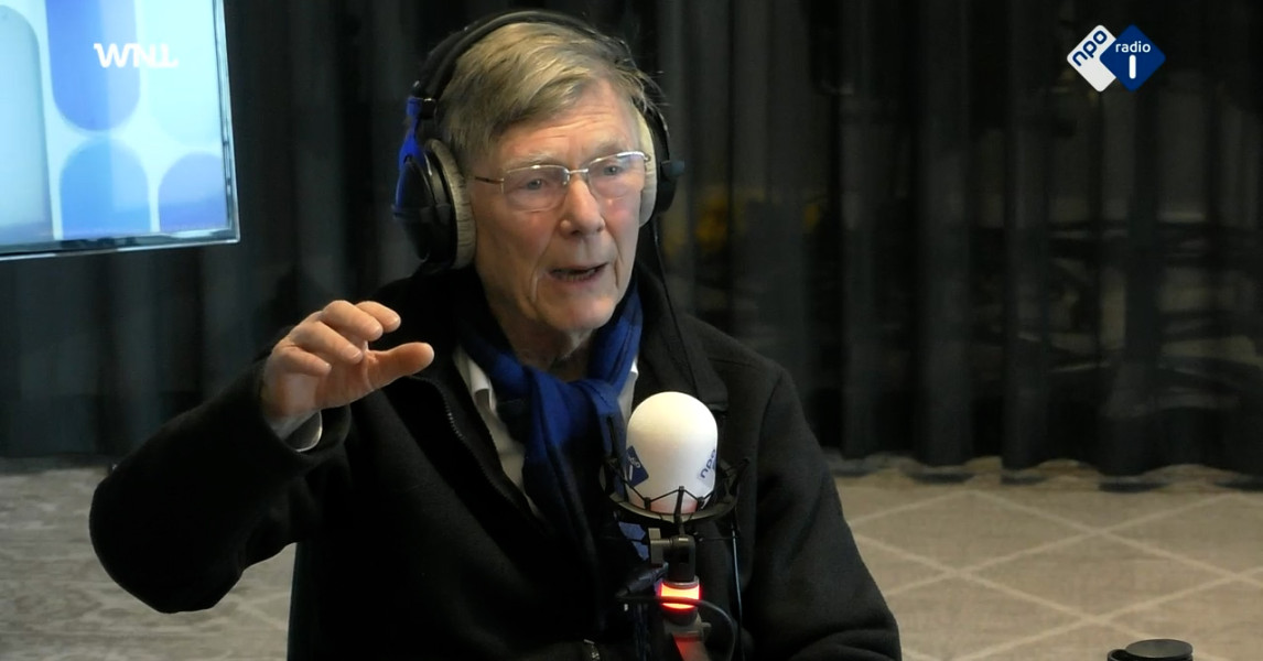 Ab Osterhaus adviseert: 'Ouderen, blijf uit de buurt van snotterende ...