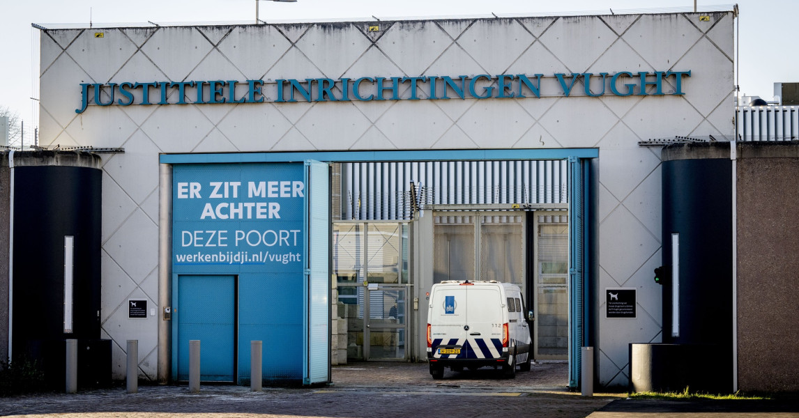 Nieuwe zittingszaal in gevangenis Vught: oplossing of ...