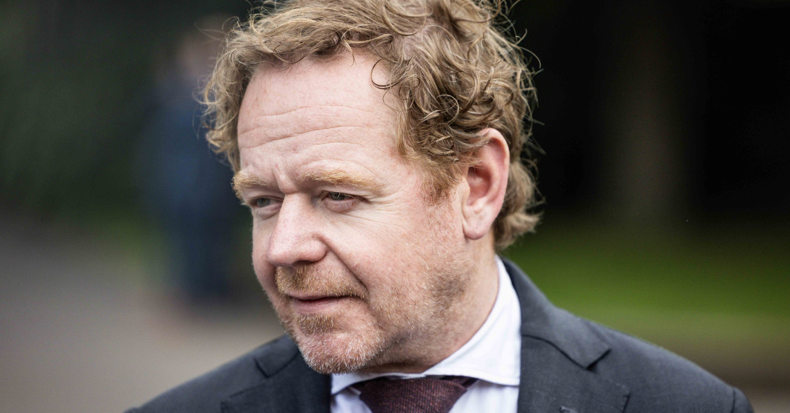 Minister David van Weel vindt kabinetsval voor NAVO-top 'minder dan ...